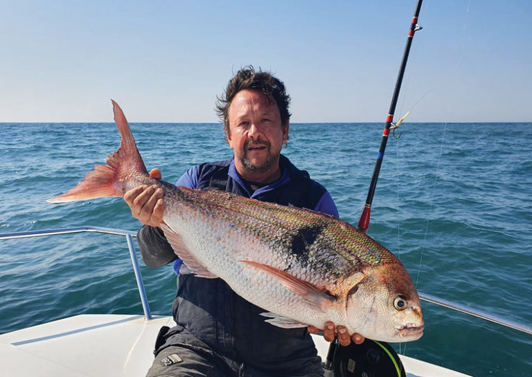 ONE HAND WASHES THE OTHER – Ski-Boat Magazine